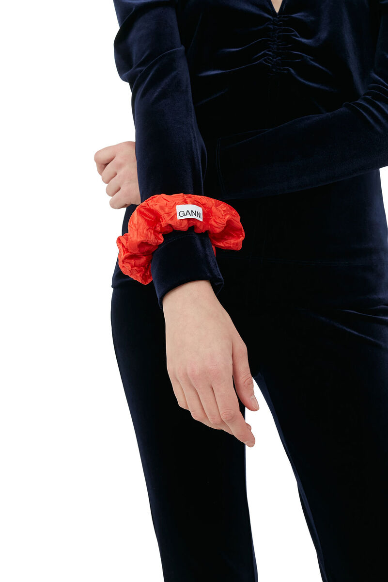 Red Crinkle Satin Scrunchie | GANNI CA